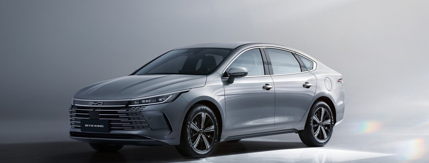 El nuevo Rey de los sedanes compactos: BYD King DM-i - automobiliti